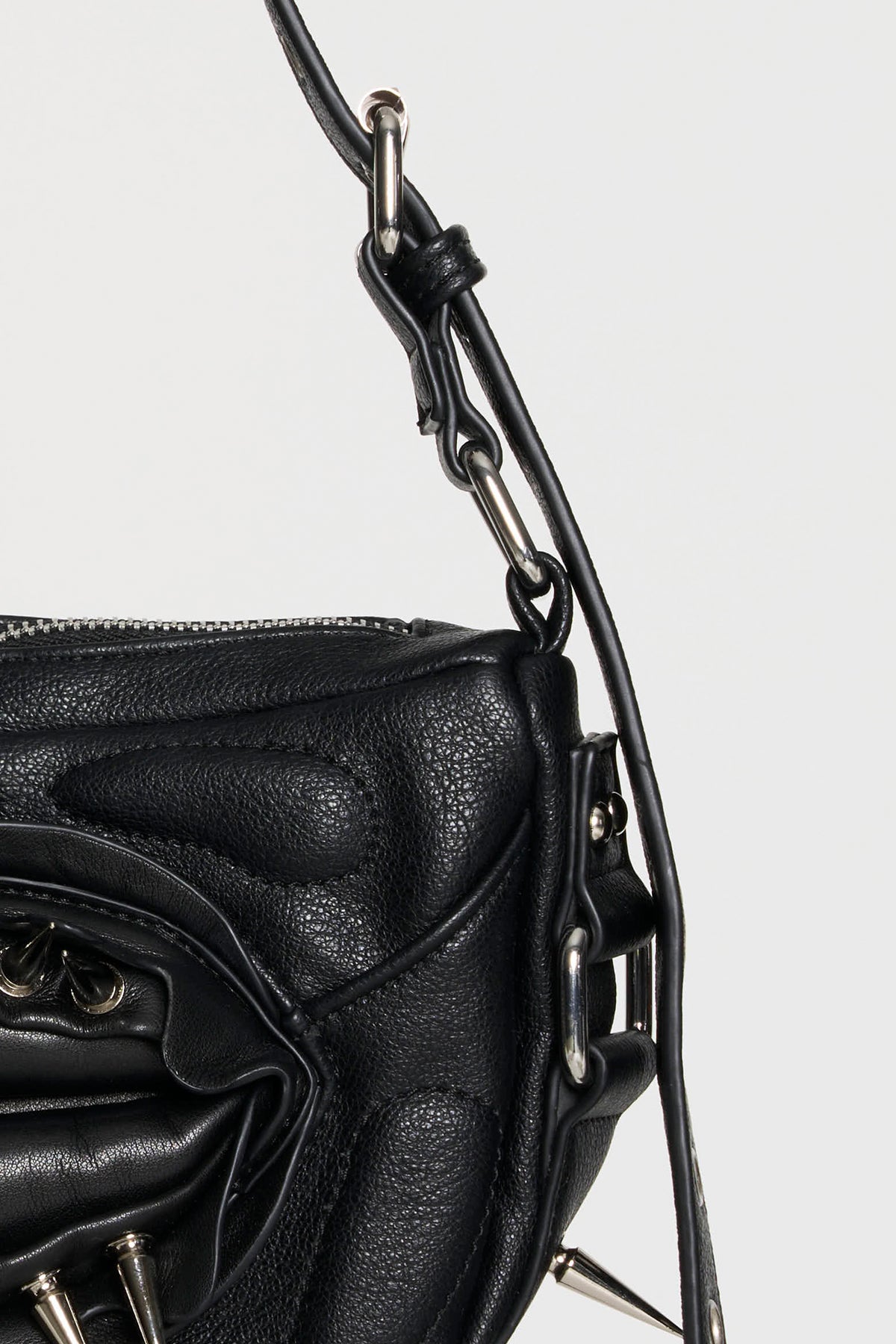 NAMILIA - Vulva Spike Bag - Shop now
